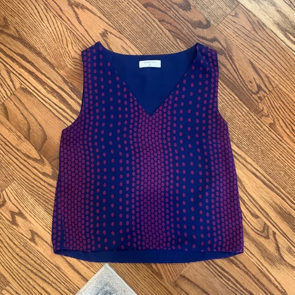 Babaton | Tops | Gently Worn Babaton Top | Poshmark